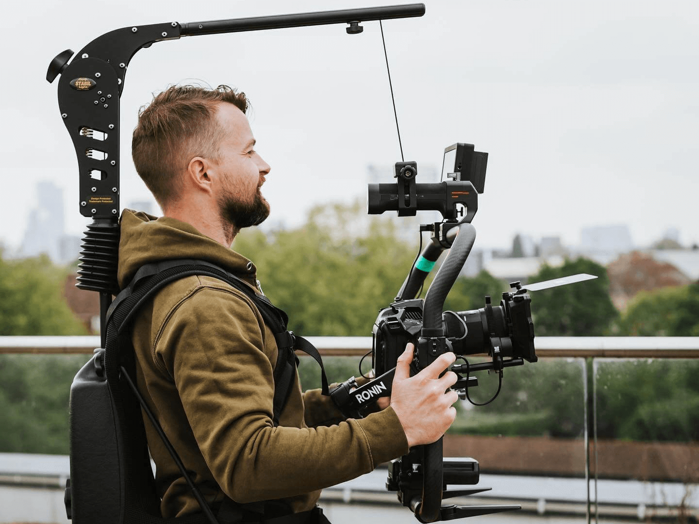 What Is a Follow Focus System and How to Use It - Artlist Blog