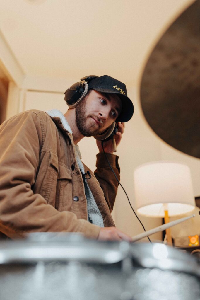 How Sam Newton Made a Song with a Grammy Winner in 6 Hours - Artlist Blog
