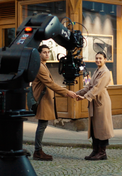 How to use a camera robot arm for video shots - Artlist Blog